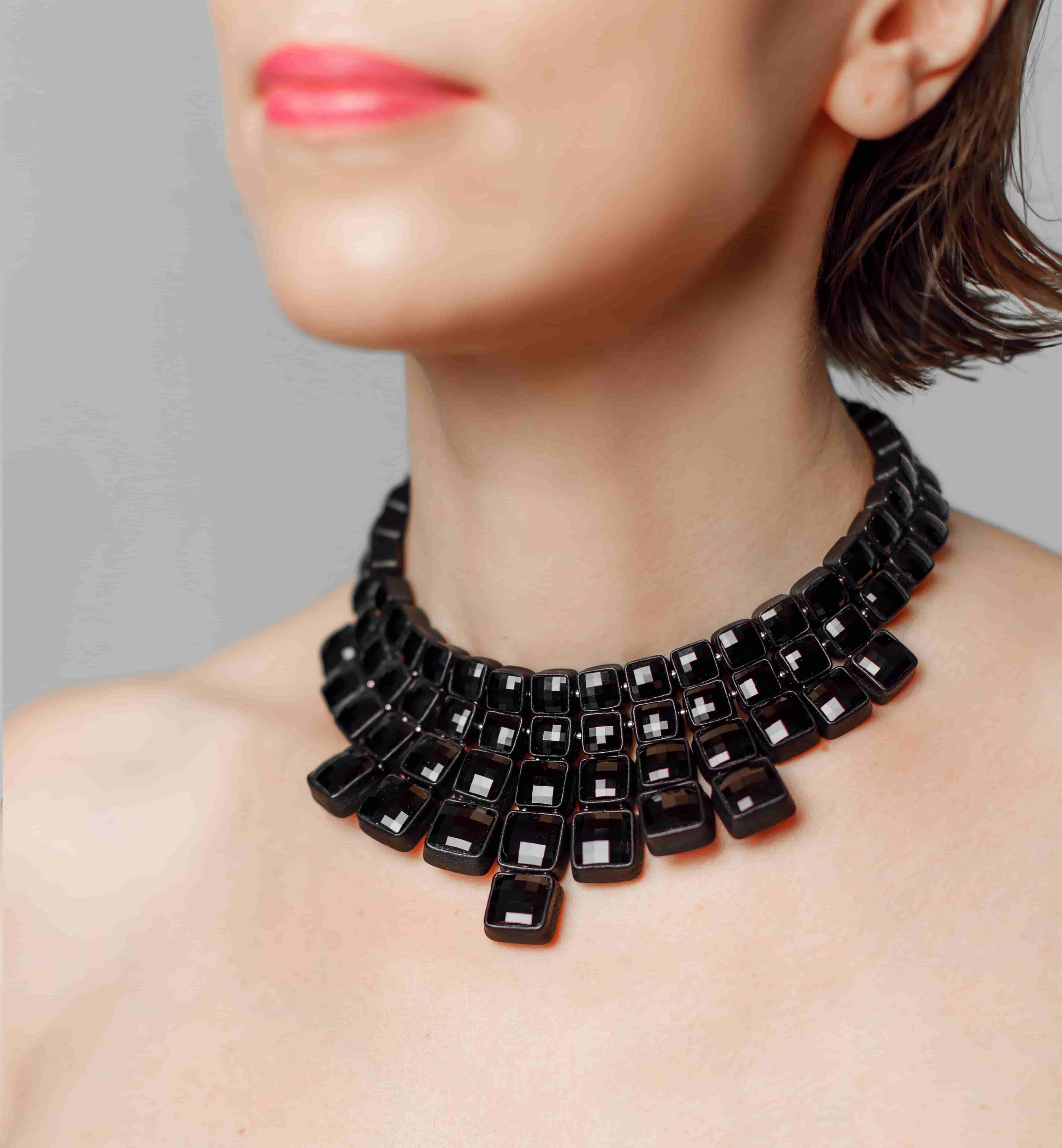 AXINIA– Quintessence of Luxury & Elegance